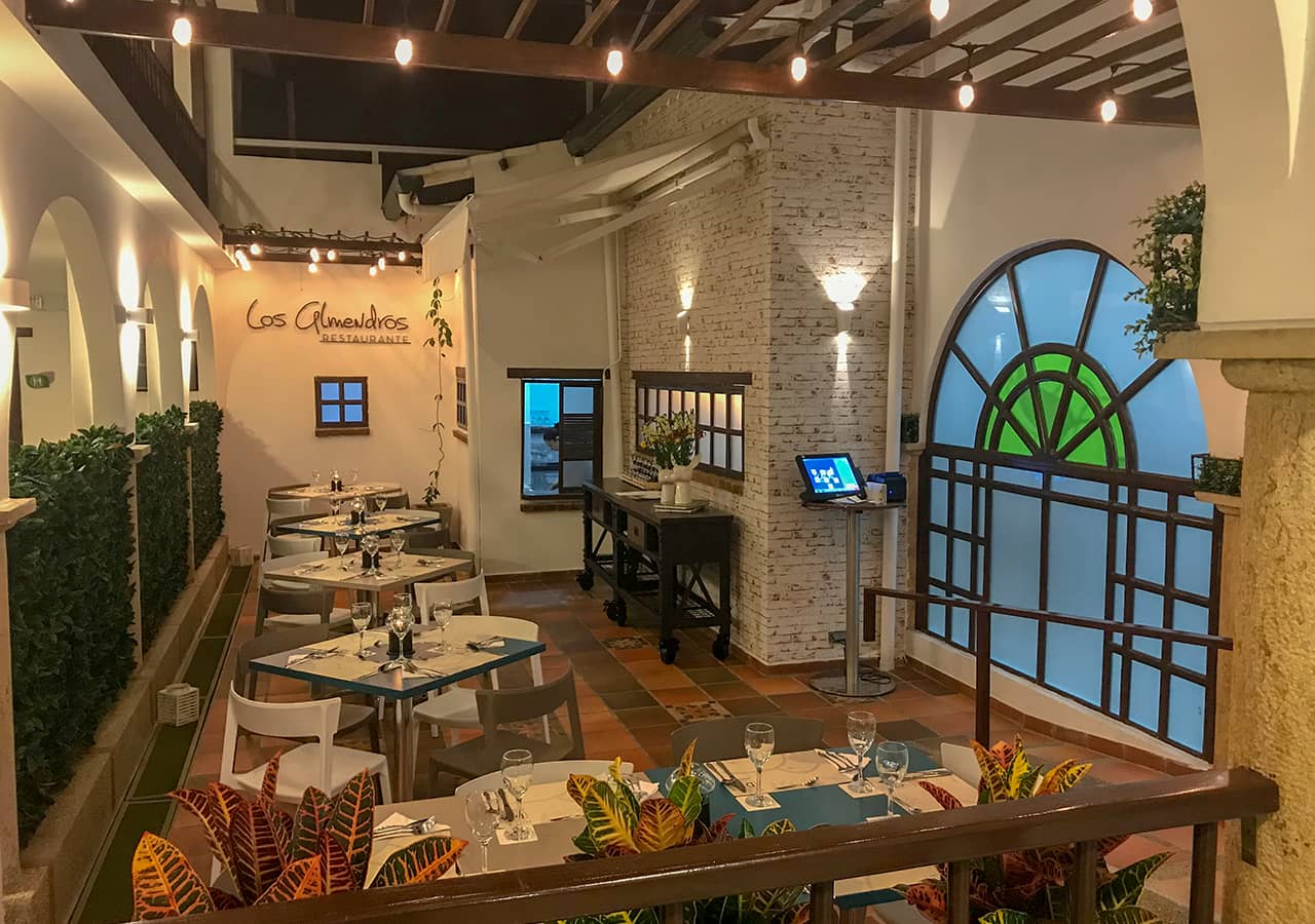 Restaurante Los Almendros en La Mesa, Cundinamarca - Kau Hotel